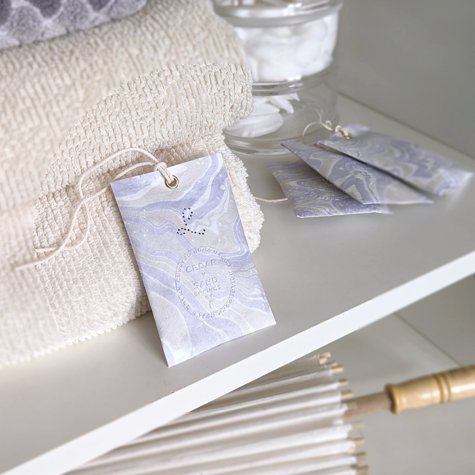Suminagashi Lavender Sachets – CEDAR Y SAND